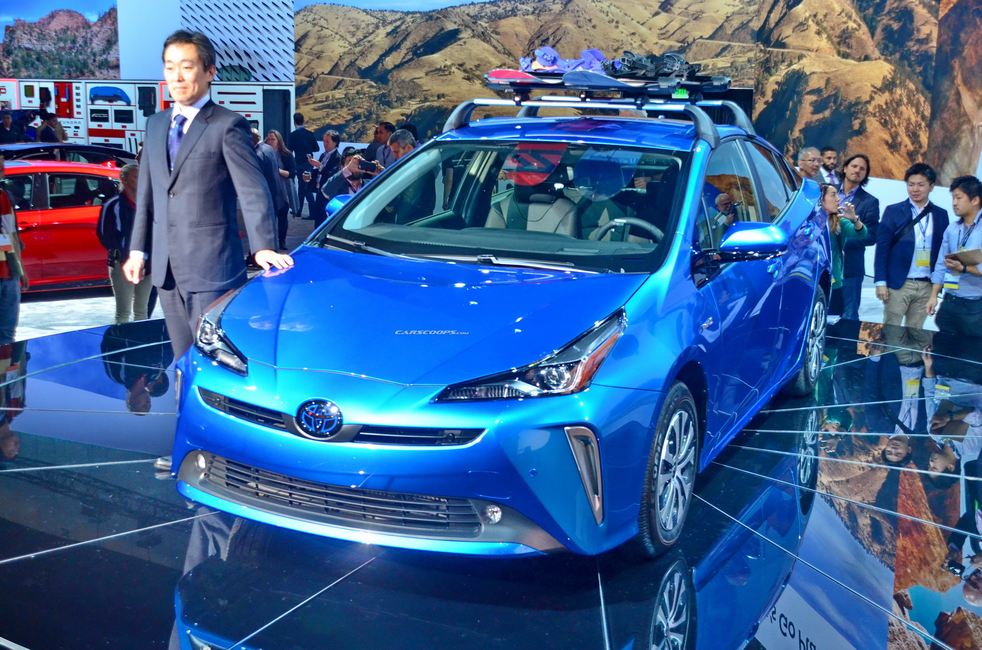 2019 Toyota Prius Facelift Brings Optional AWD For The First Time ...