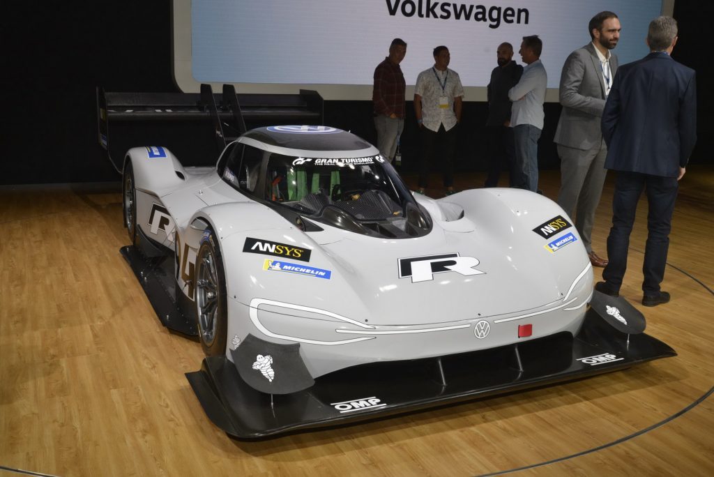 VW’s Pikes Peak Conquering I.D. R Racer Looks Pretty Fast Standing ...