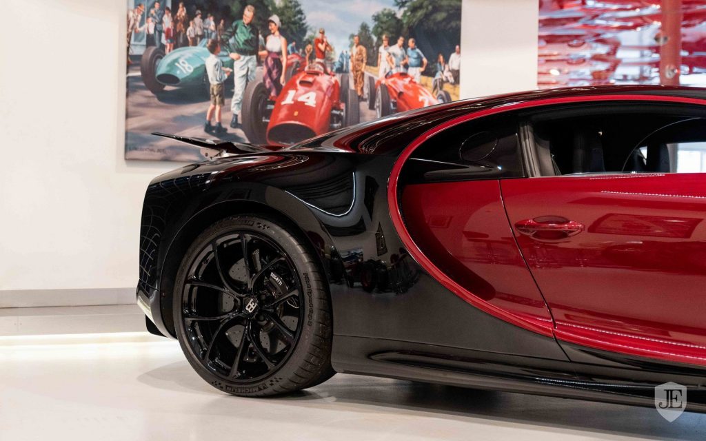 Classy Red Bugatti Chiron Is A Once-In-A-Lifetime Buy | Carscoops