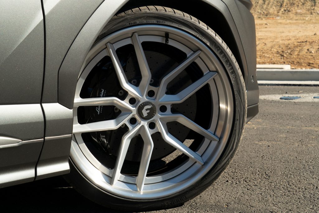 As If The Lamborghini Urus Wouldn’t Try On 24-inch Rims | Carscoops