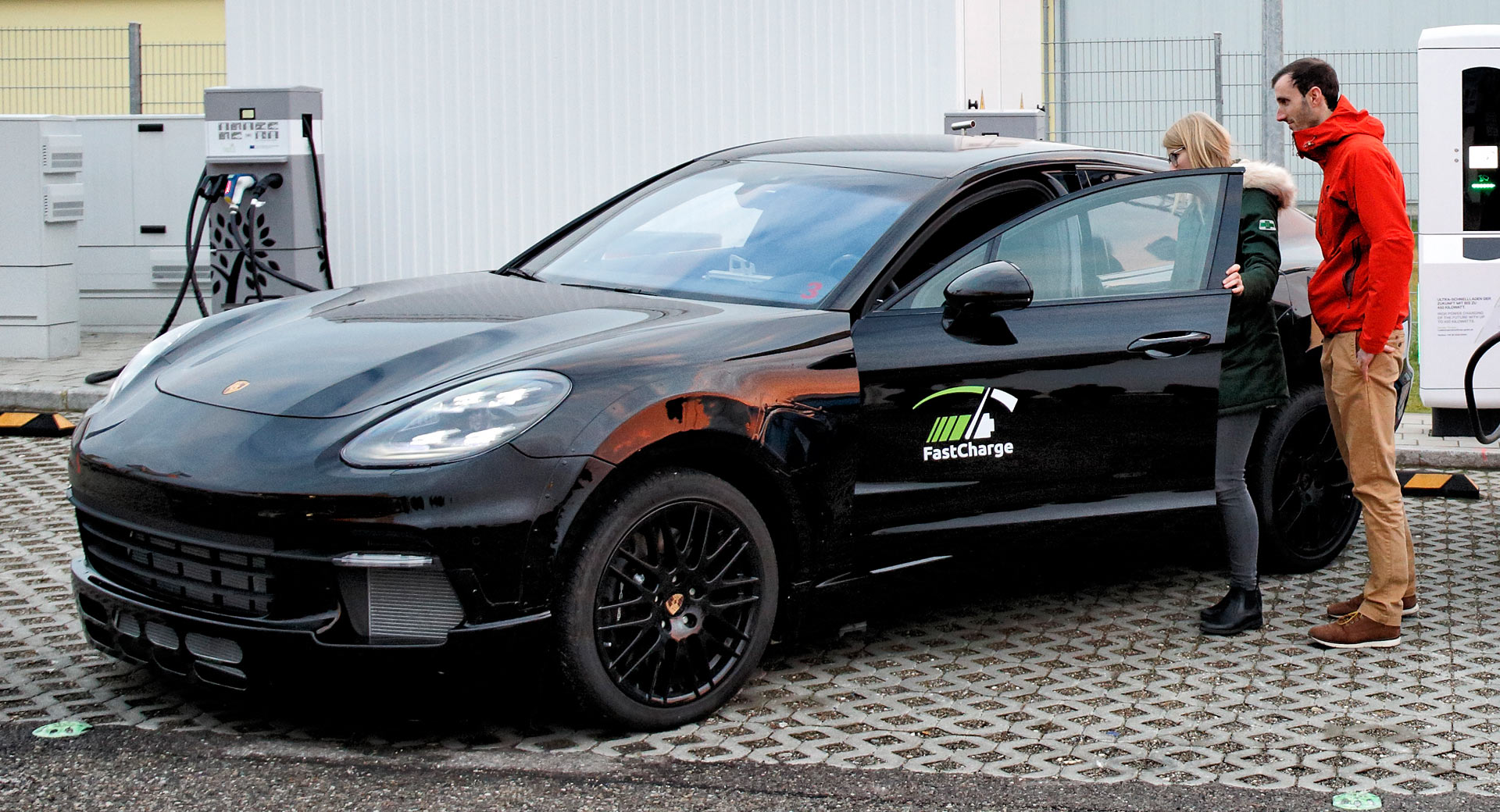 BMW And Porsche Demo Rapid Charger That Can Deliver 62 Miles Of Range ...