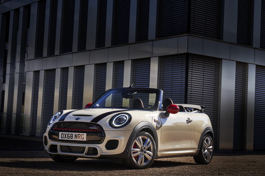 Mini Reveals Updated 2019 Cooper S JCW For Europe | Carscoops