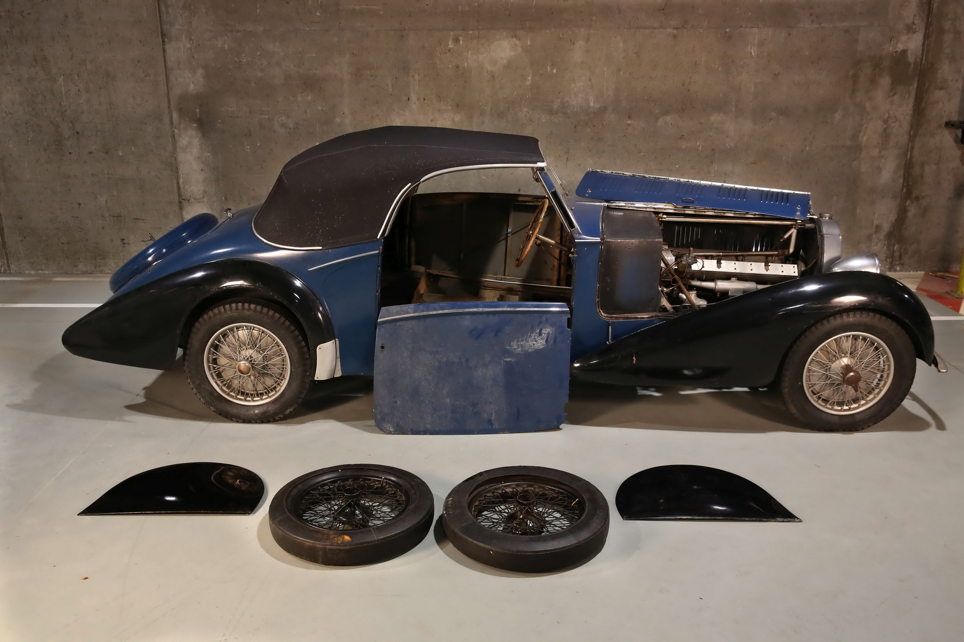 Amazing Million-Dollar Bugatti Collection Uncovered In Poor Artist’s ...