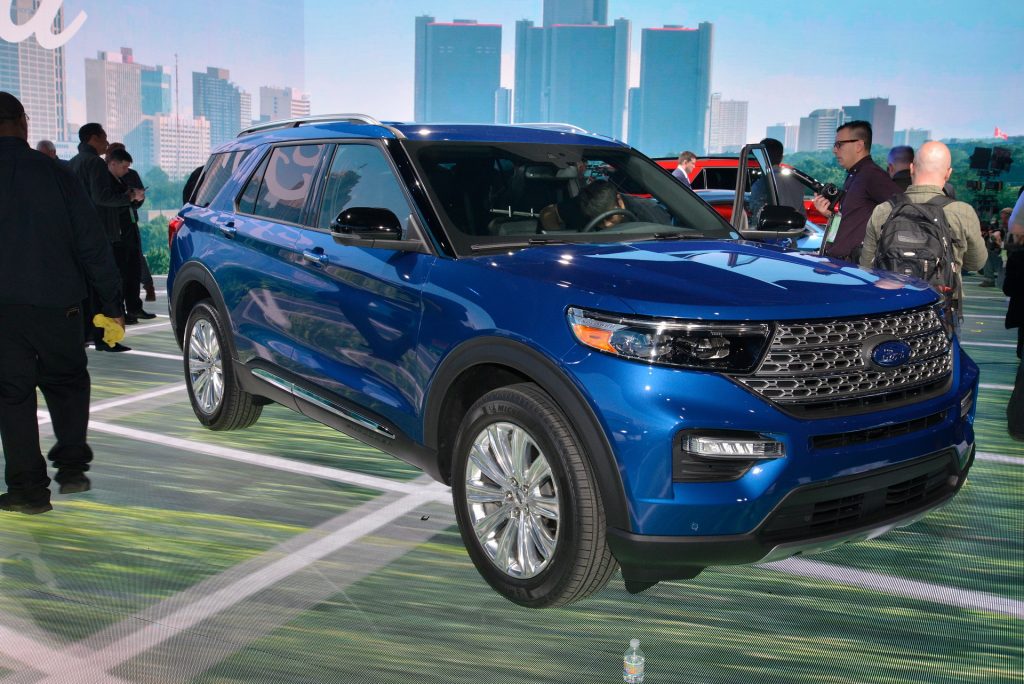 2020 Ford Explorer Goes Hybrid With 318 HP And Over 500 Mile Range ...