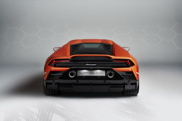 2020 Lamborghini Huracan EVO Breaks Cover With 640PS, Rear-Wheel ...