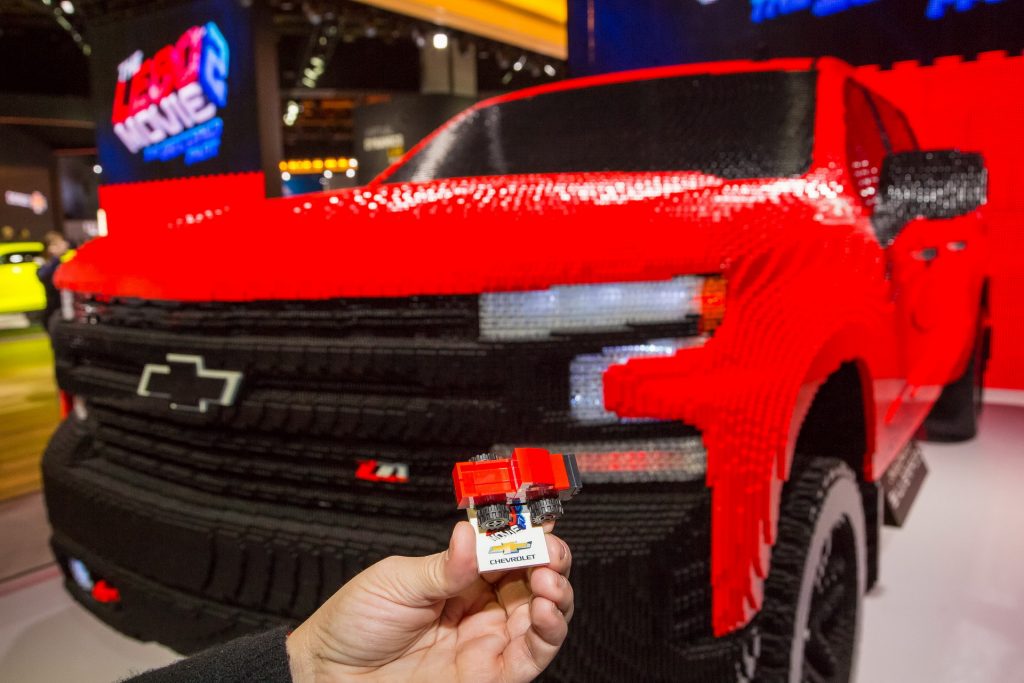 This Life-Sized 2019 Silverado LEGO Truck Took Over 2,000 Hours And ...