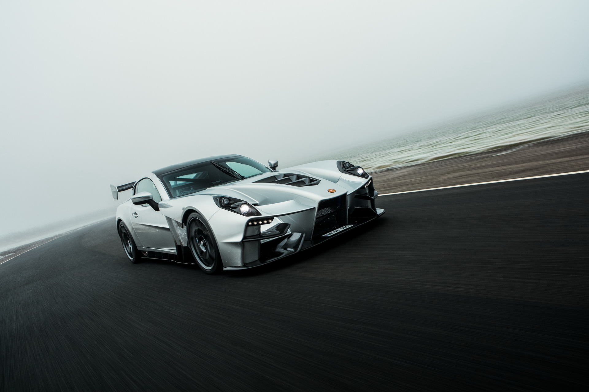 New Ginetta Akula Supercar Reaches 200MPH, Costs $446,000 | Carscoops