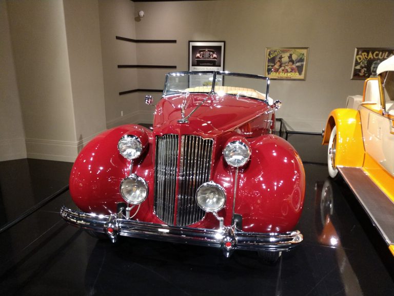 Road Trip: Gateway Auto Museum Is A Tribute To American Luxury And ...