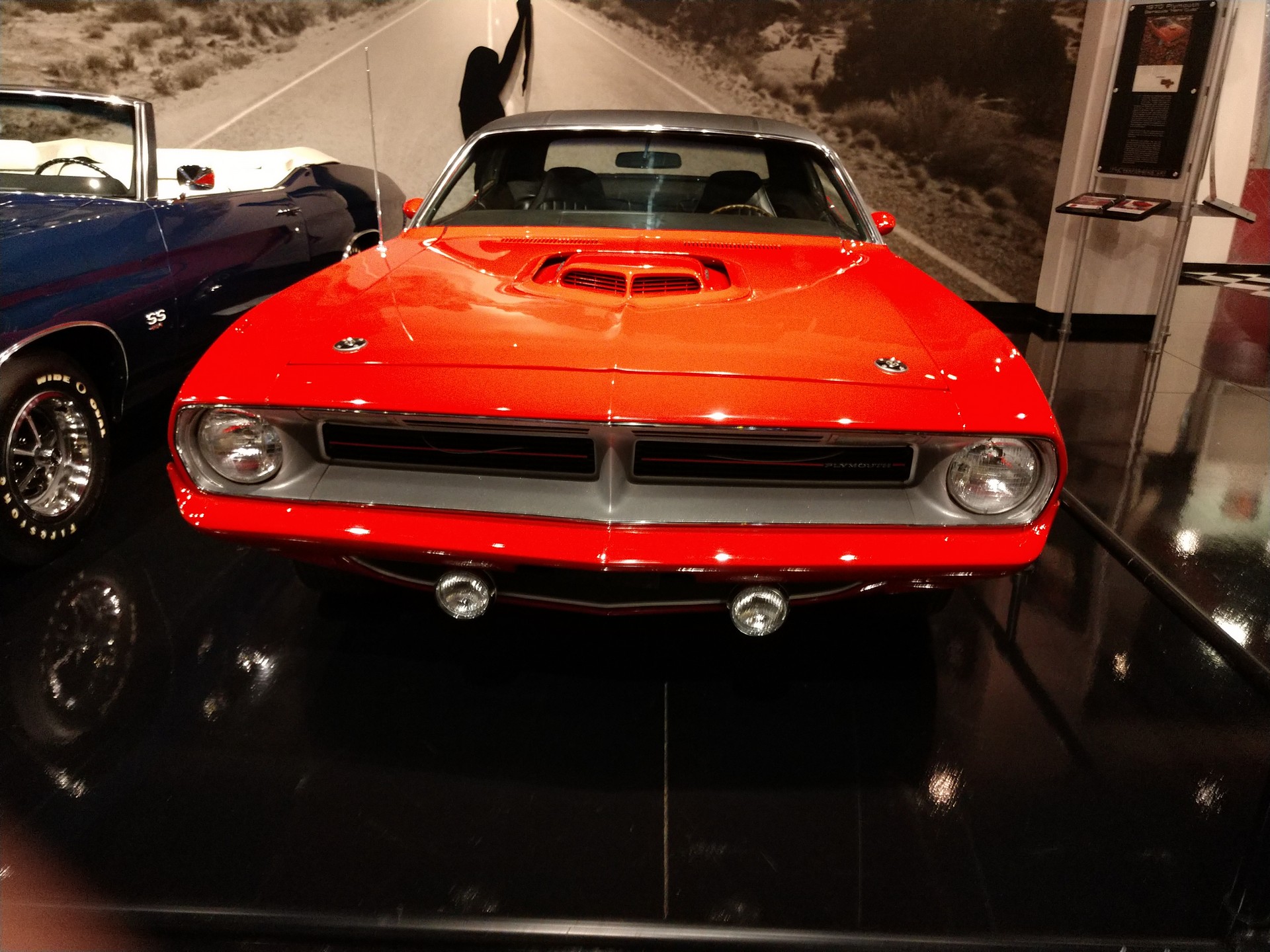 Road Trip: Gateway Auto Museum Is A Tribute To American Luxury And ...