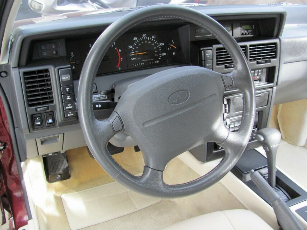 Relive The ‘90s In This Barely-Driven Infiniti M30 Convertible | Carscoops