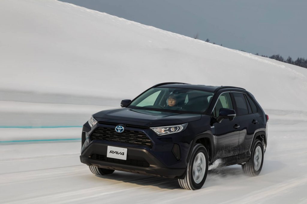 Japan’s 2019 Toyota RAV4 Debuts With 2.0L Gasoline Four, 2.5L Hybrid ...