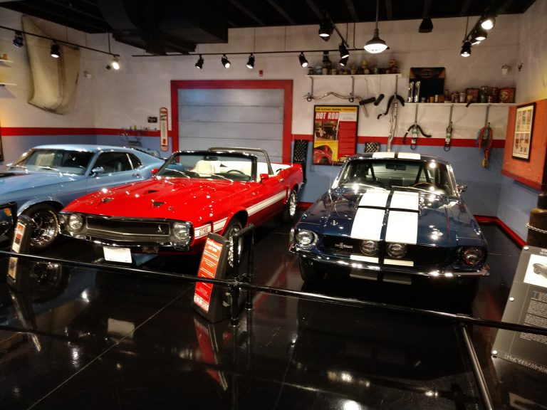 Road Trip: Gateway Auto Museum Is A Tribute To American Luxury And ...