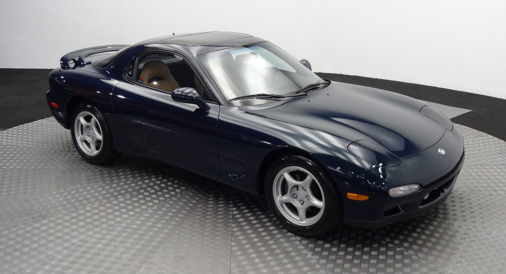 1994 Mazda RX-7 With 4,600 Miles Sells For $70,000 At Auction | Carscoops