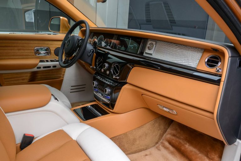 Rolls-Royce Phantom EWB With Privacy Suite Is The Majestic Way To ...