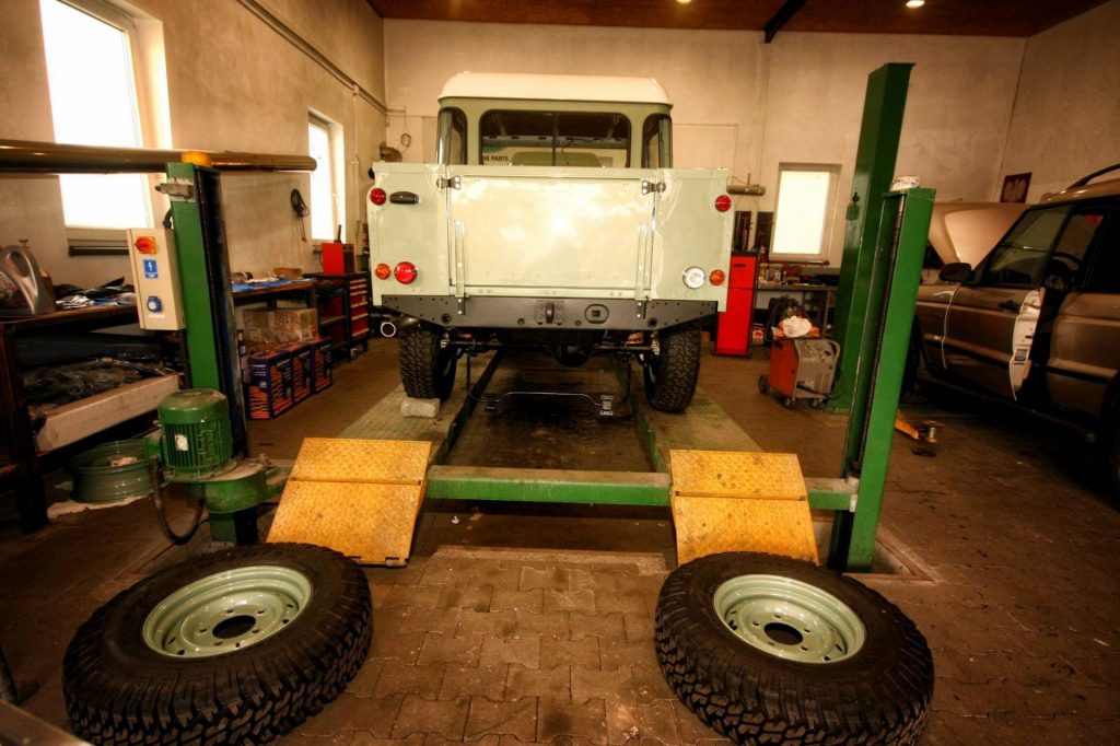 For €60k, A Polish Company Will Build You A Classic Defender From ...