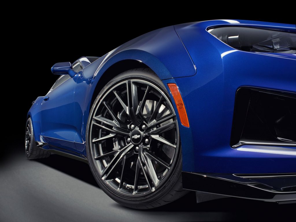 Australia’s RHD Chevrolet Camaro ZL1 Pumps Out 640 HP, Costs AU$160,000 ...