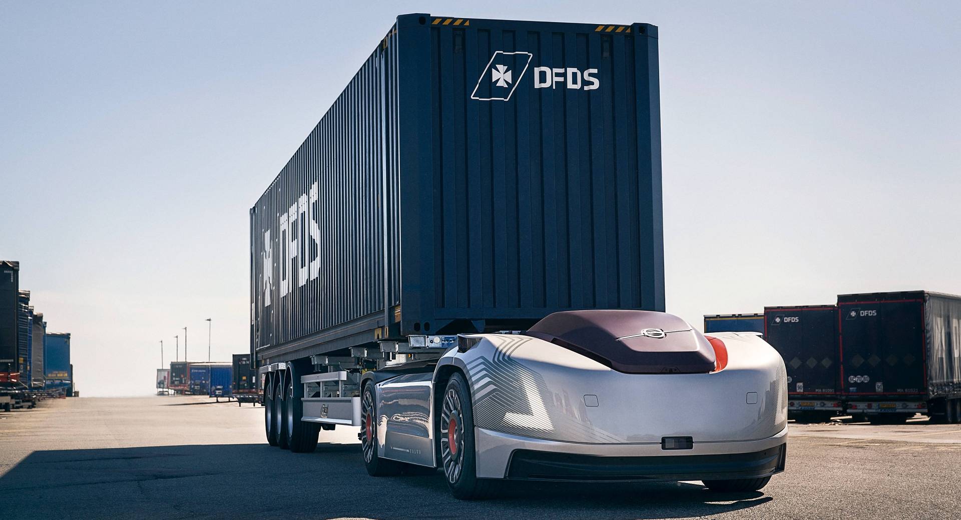 Volvo Trucks’ Self-Driving “Vera” Starts Transporting Containers In ...