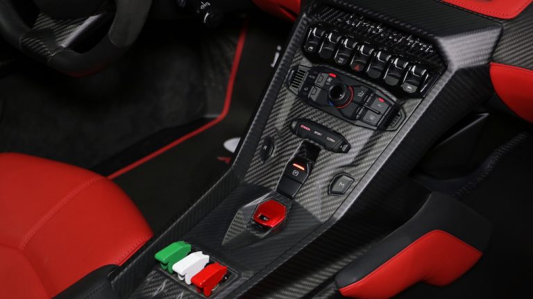 Carbon Lamborghini Veneno Roadster Is The Ultimate Way To Show Off ...