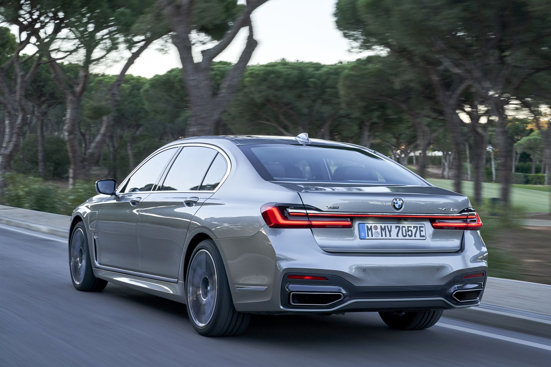 Next BMW 7-Series Could Spawn i7 Electric Variant With 650+ HP | Carscoops