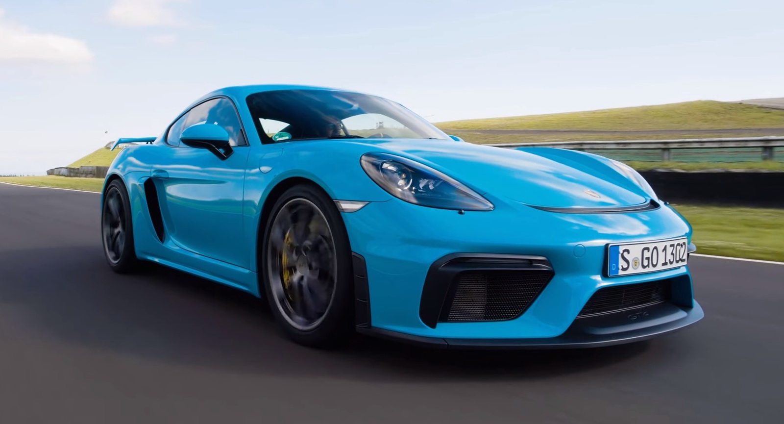 Porsche’s New 718 Cayman GT4 Is Extraordinary Around The Track | Carscoops