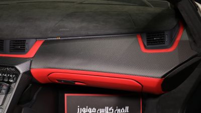 Carbon Lamborghini Veneno Roadster Is The Ultimate Way To Show Off ...