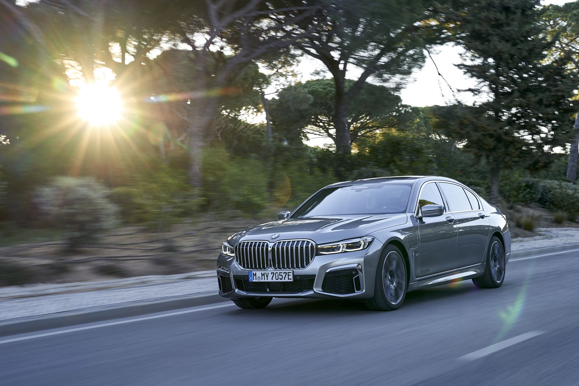 Next BMW 7-Series Could Spawn i7 Electric Variant With 650+ HP | Carscoops