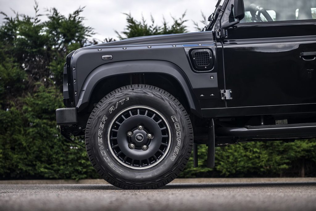 Land Rover Defender Flying Huntsman 6×6 Goes For Almost $300K! | Carscoops