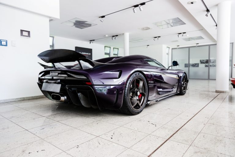 Purple Carbon Fiber Koenigsegg Regera Is Truly A Sight To Behold ...