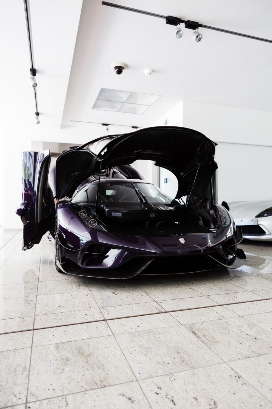 Purple Carbon Fiber Koenigsegg Regera Is Truly A Sight To Behold ...
