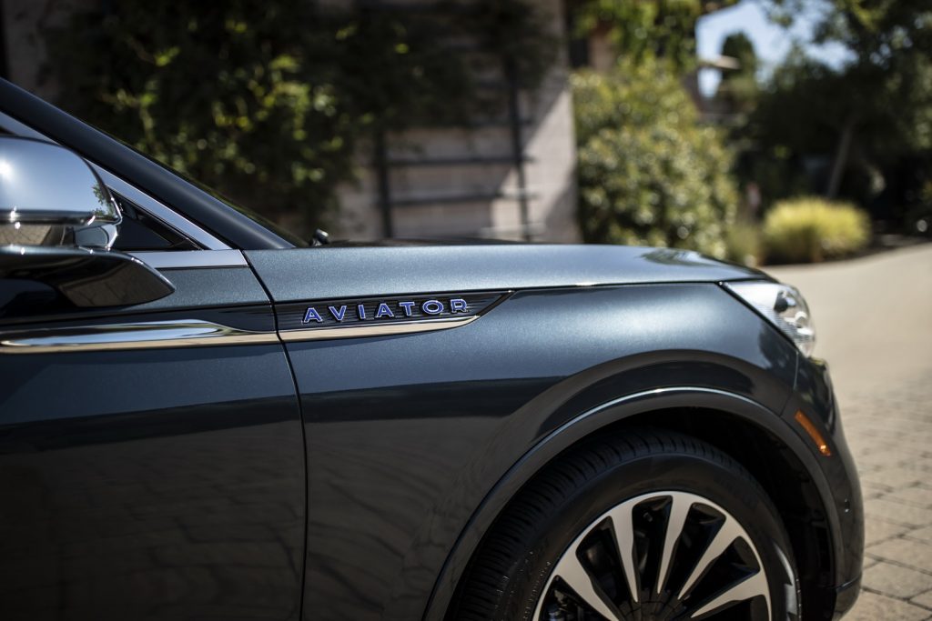 Check Out The 2020 Lincoln Aviator From Every Angle In Huge Photo ...