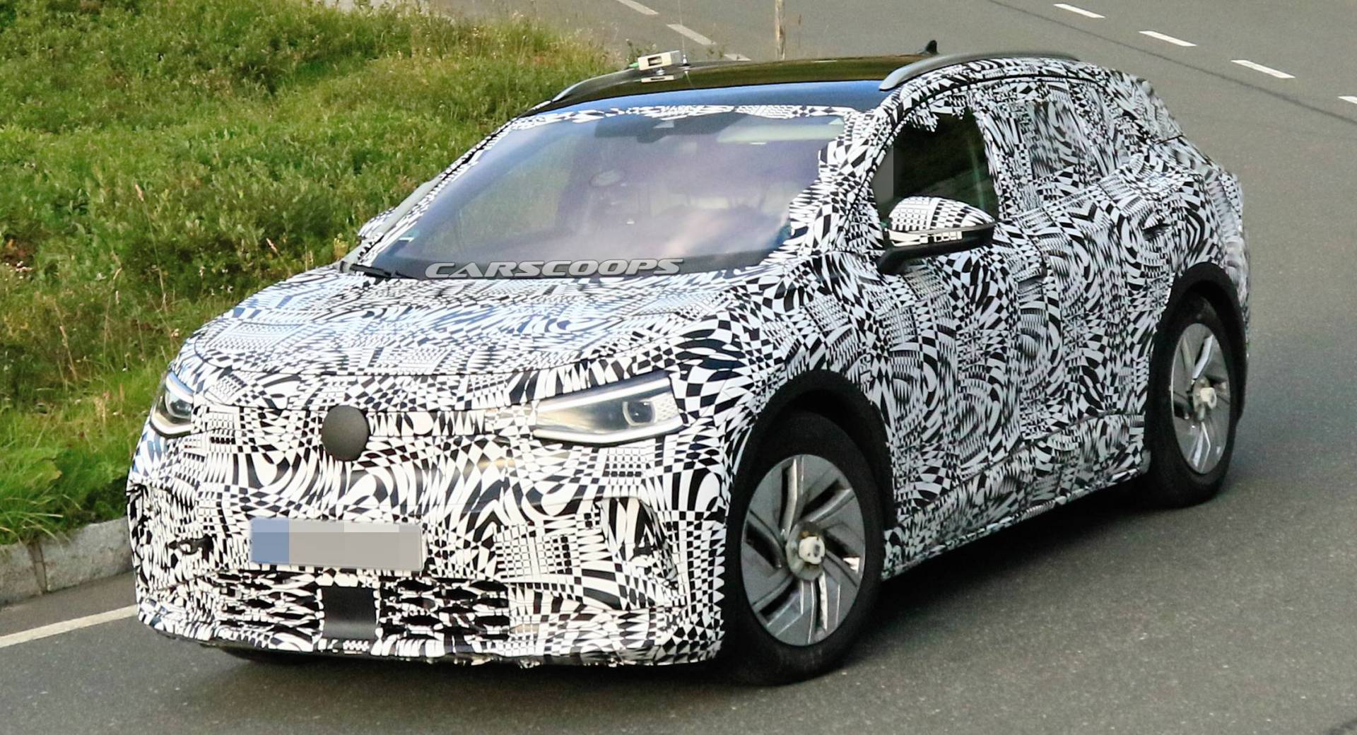 2021 VW ID.4 Compact Electric Crossover Spotted Testing Alongside ID.3 ...