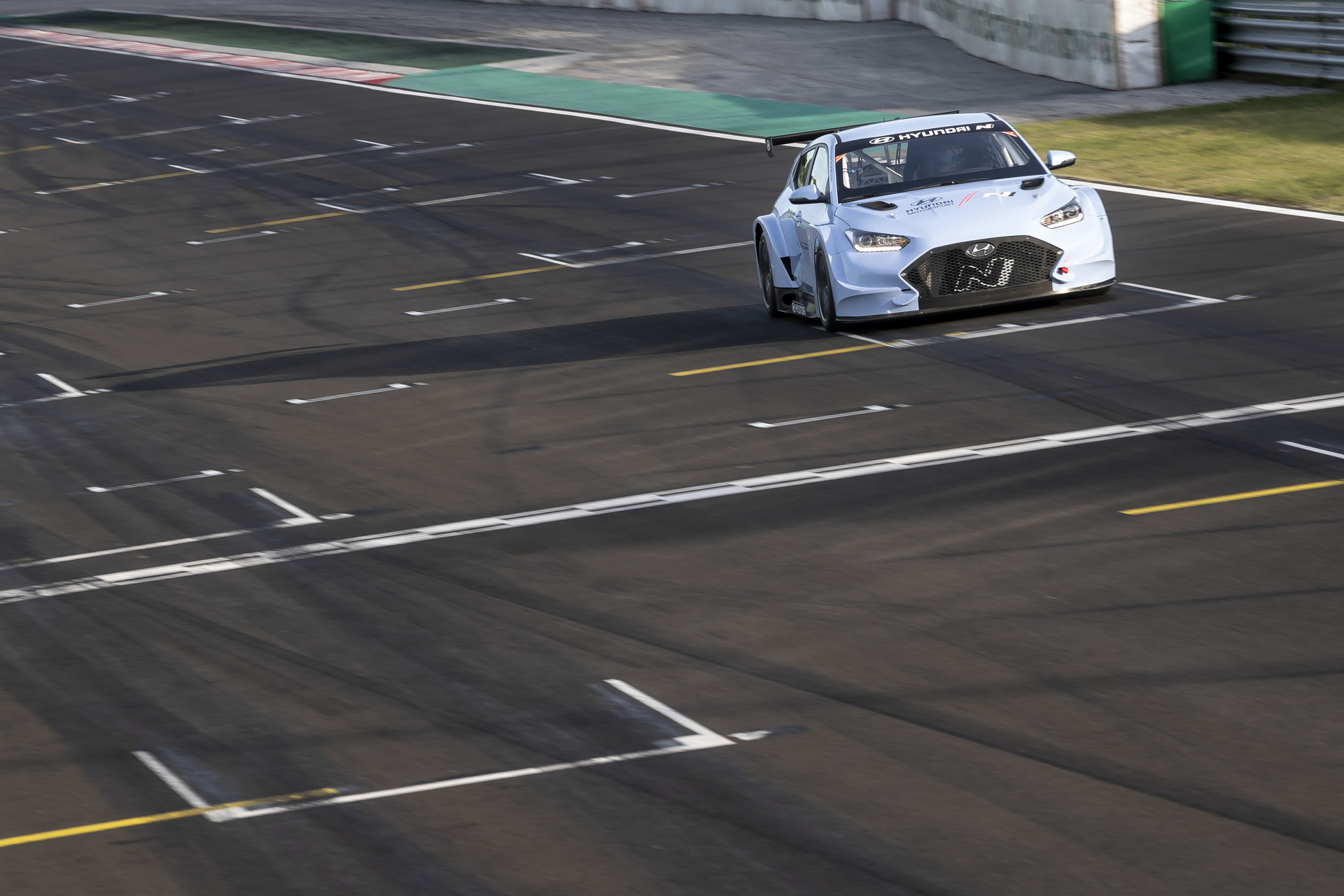 Hyundai Starts Real-Life Testing Of Electric Veloster N ETCR Racer ...