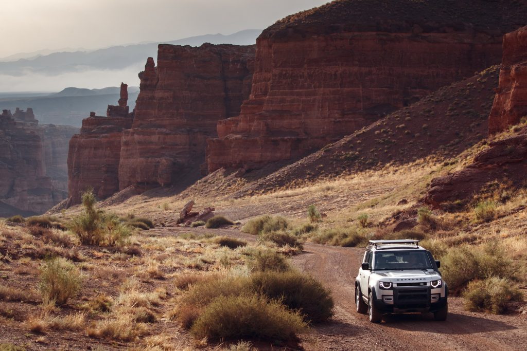2020 Land Rover Defender To Get A Remote Control Function For Off ...