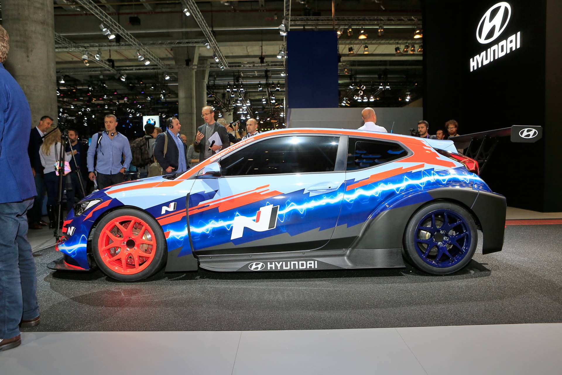 Hyundai Veloster N ETCR Is A RWD Racer With Four Mid-Mounted Electric ...