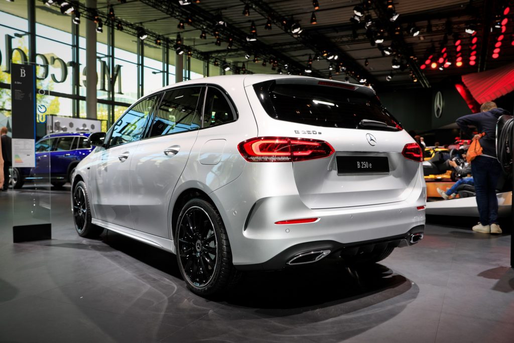 2020 Mercedes-Benz A250e And B250e Plug Into The Heart Of The Compact ...