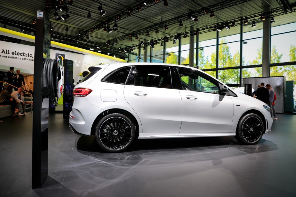 2020 Mercedes-Benz A250e And B250e Plug Into The Heart Of The Compact ...