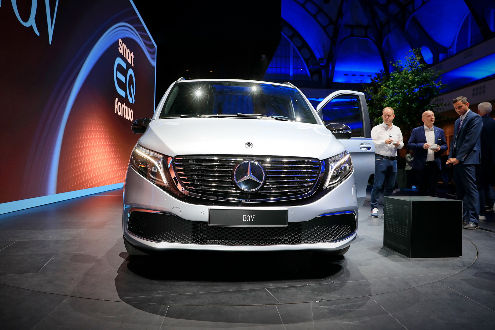2020 Mercedes-Benz EQV Is The Brand’s First Electric Premium MPV ...
