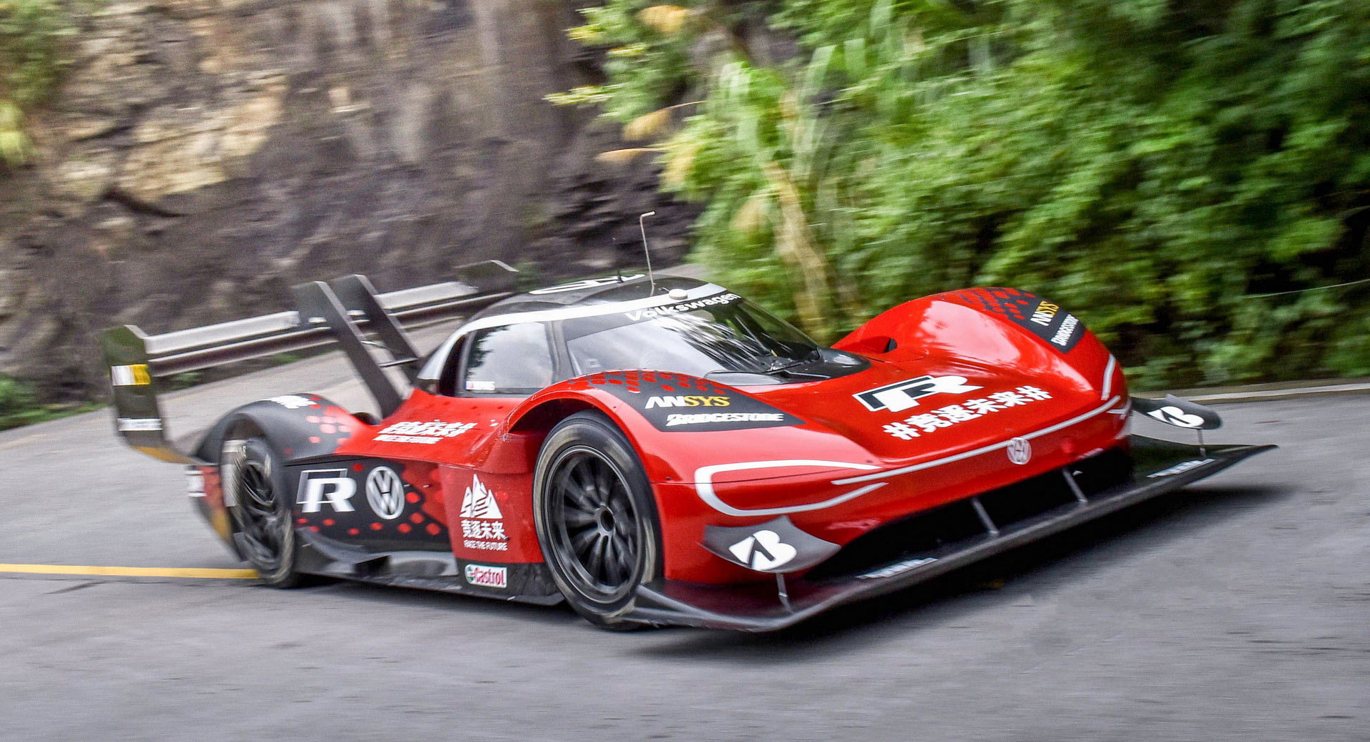 VW ID.R Sets Record With 7:38.585 In Heaven’s Gate Run | Carscoops