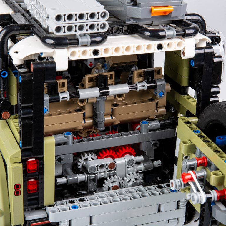 2020 Land Rover Defender Gets Its Own, Extremely Detailed LEGO Technic Set | Carscoops