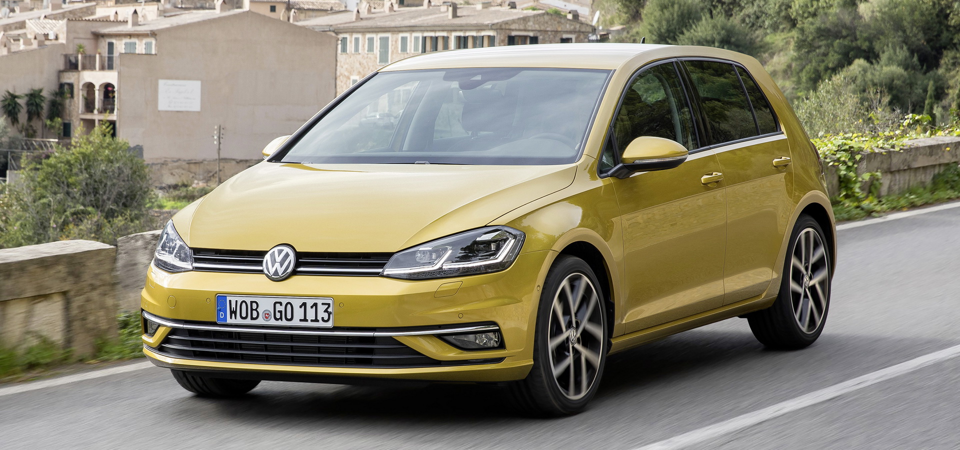 We Compare The 2020 VW Golf Mk8 To The Outgoing Golf Mk7 | Carscoops