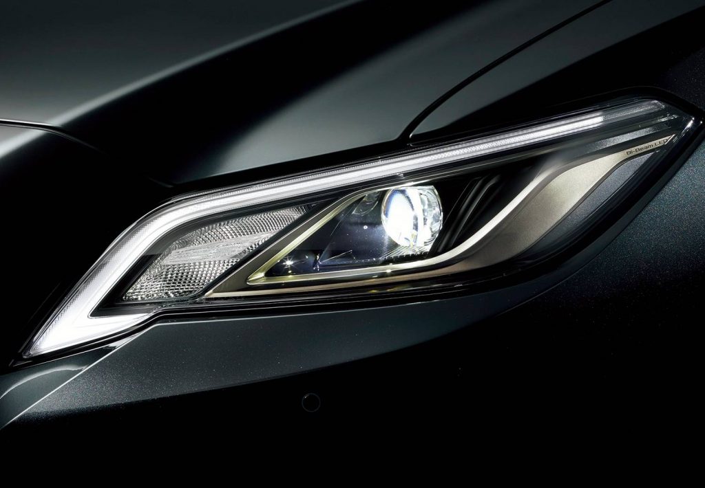 JDM Gem: Toyota Gives Crown Luxury Sedan A Mature “Sport Style ...