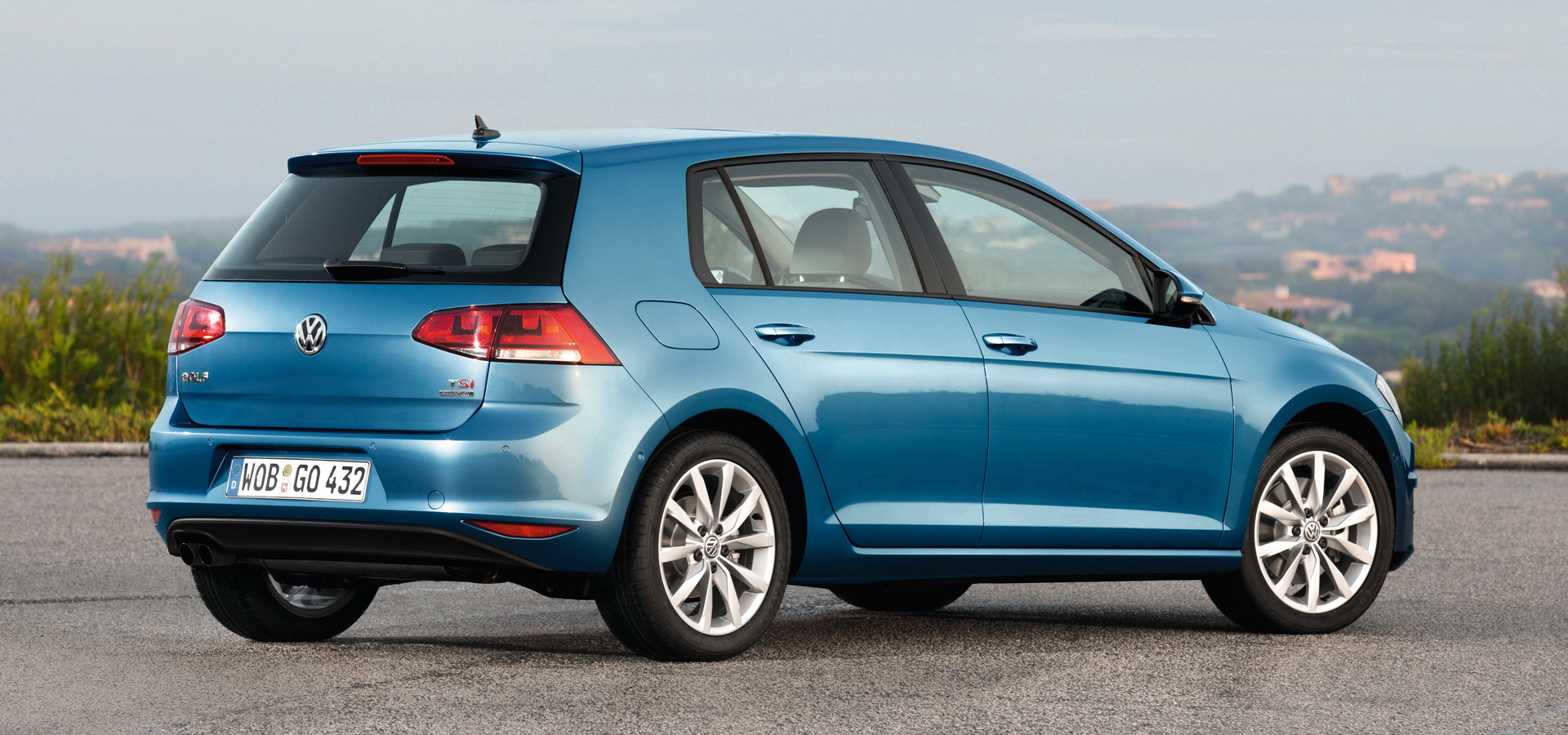 We Compare The 2020 VW Golf Mk8 To The Outgoing Golf Mk7 | Carscoops