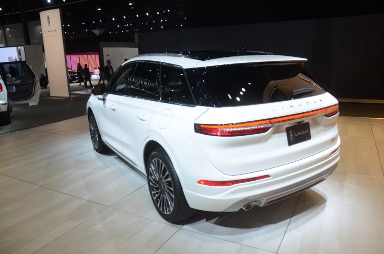 2021 Lincoln Corsair Grand Touring PHEV Has e-AWD, 266 HP And 25 Miles ...