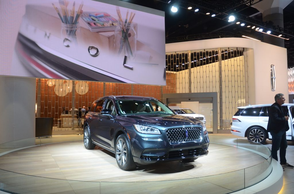 2021 Lincoln Corsair Grand Touring PHEV Has e-AWD, 266 HP And 25 Miles ...