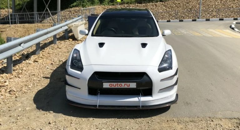 This Nissan Stagea Is Pretending To Be An R35 GT-R Super Wagon | Carscoops