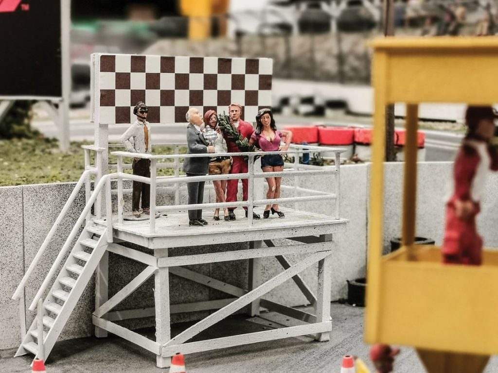 Admit It, This Massive 1:32 Scale F1 Slot Car Race Track Is What You ...