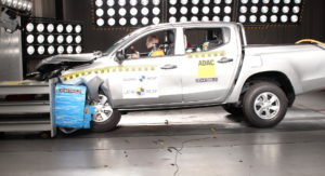 2019 Mitsubishi L200 With No Airbags Gets Crash-Tested Into ZERO Star ...