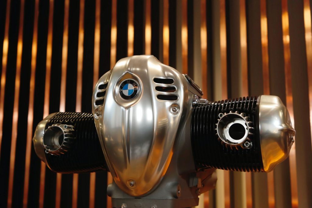 BMW Motorrad’s New 1.8L “Big Boxer” Engine Looks Like A Star Wars ...