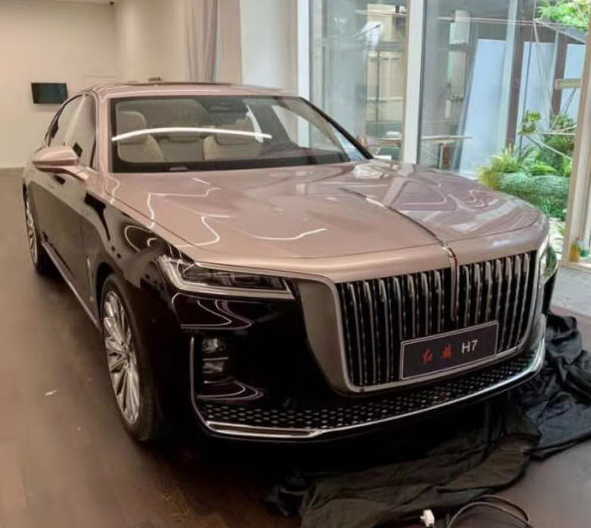 New Hongqi H7 Luxury Sedan Looks Derivative, Yet Has Our Attention | Carscoops