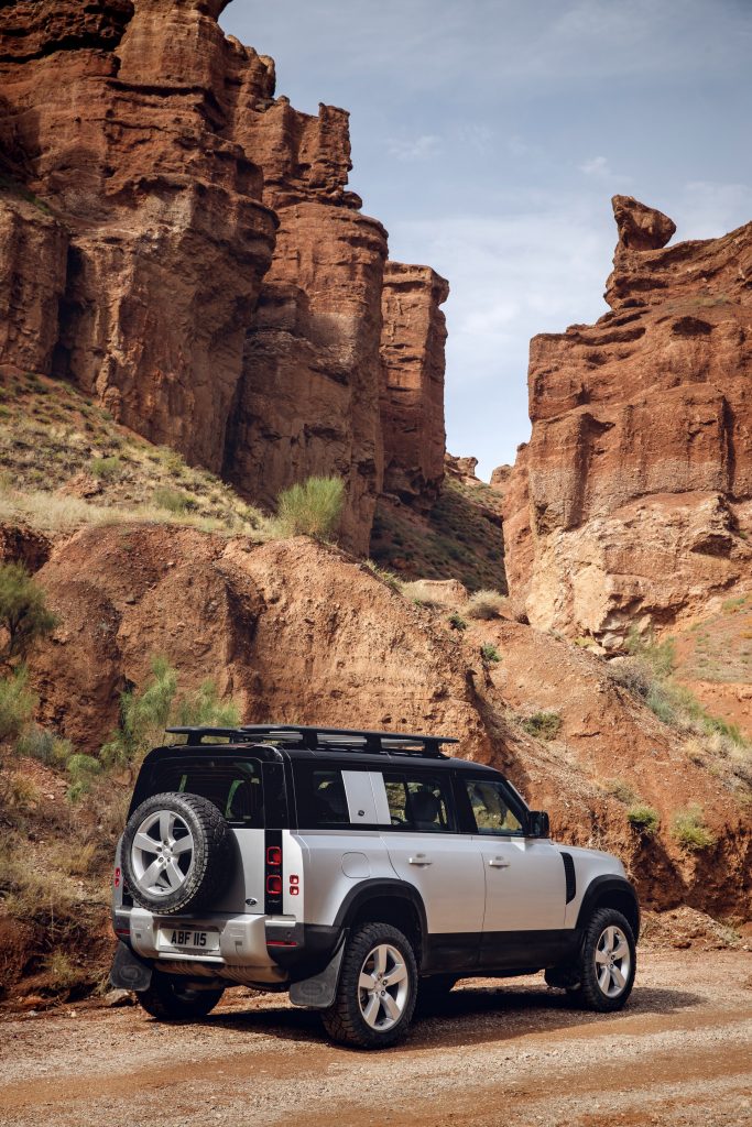 2020 Land Rover Defender Tackles CES With Dual LTE Modems And Over-The ...